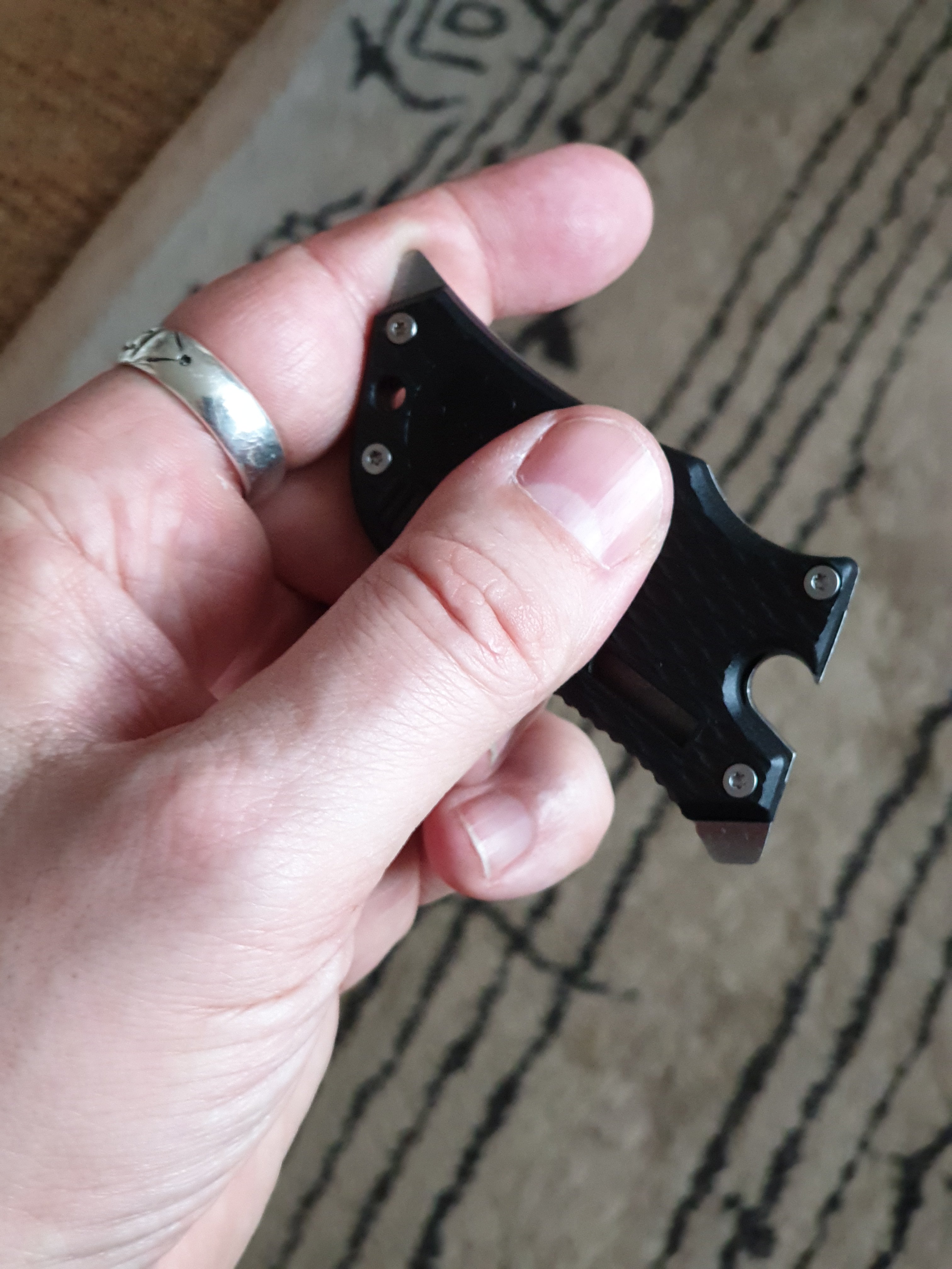 Cutter at the ready: Outdoor Edge Slidewinder and Powerfix Profi-Cutter ...