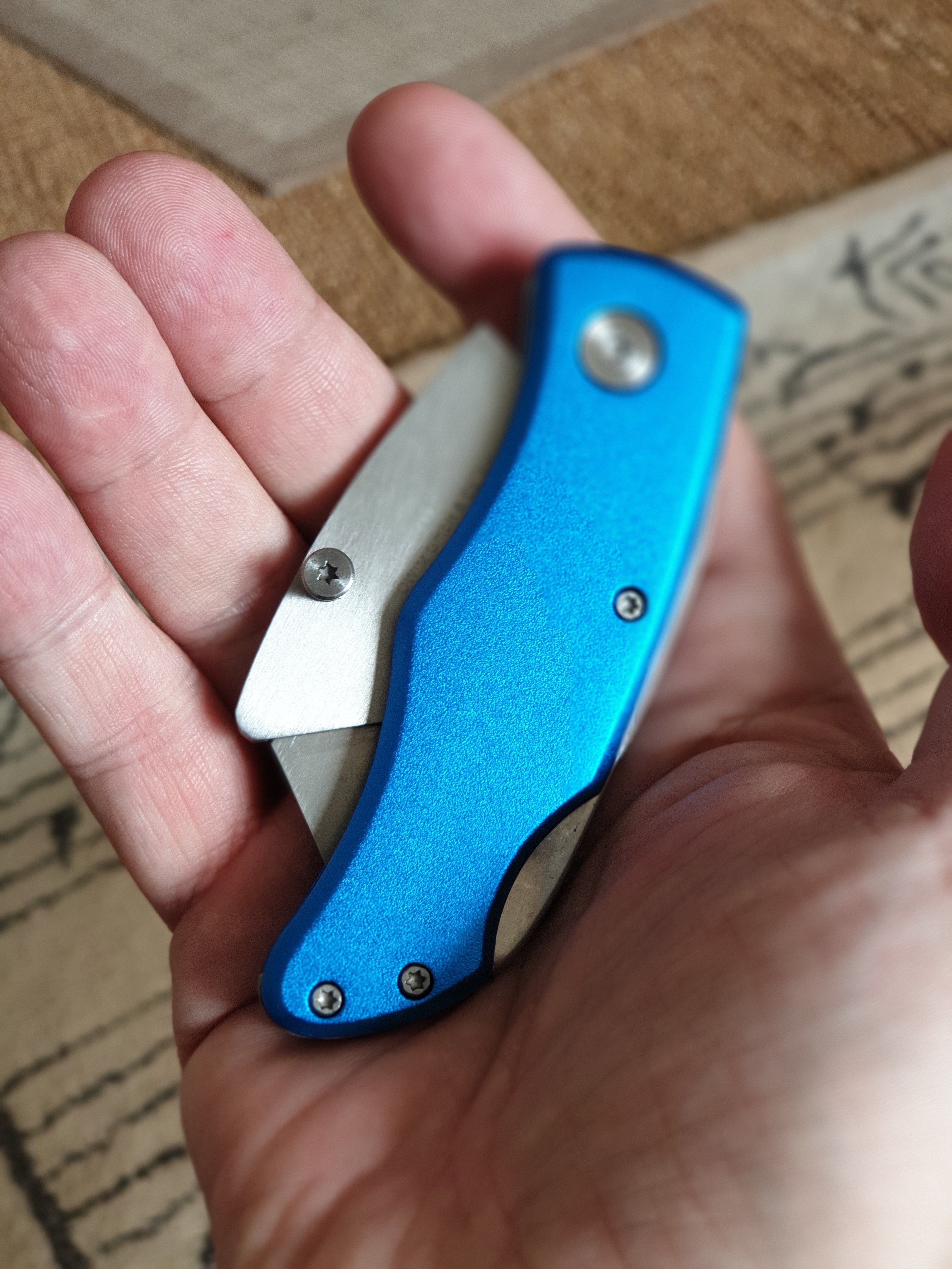 Cutter at the ready: Outdoor Edge Slidewinder and Powerfix Profi-Cutter ...